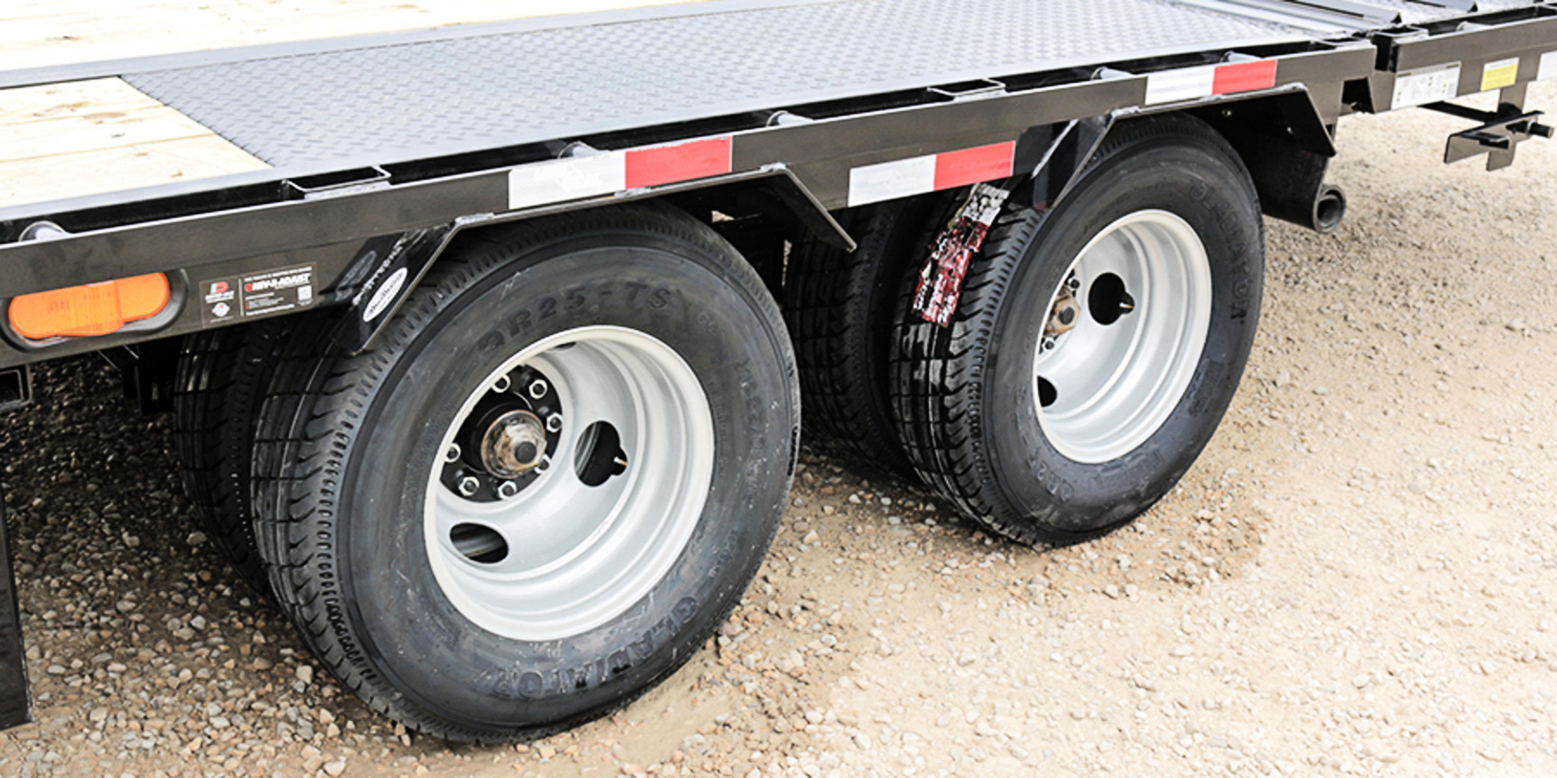 [BYO] Gooseneck Low-Pro Trailer w/12" 19 lb I-Beam & Hyd Dove Tail ...