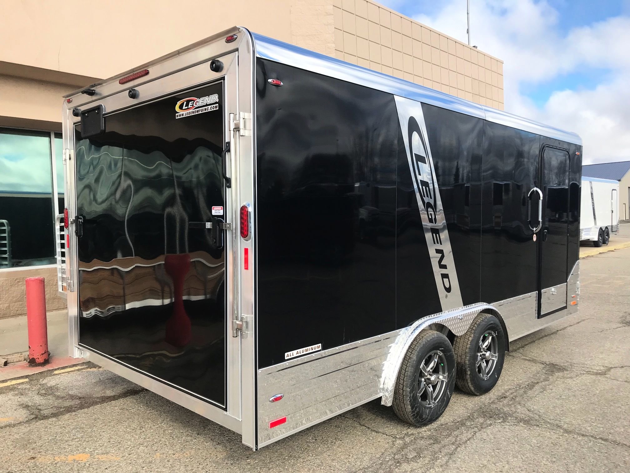 [BYO] 8 Wide Aluminum Deluxe V-Nose Trailer