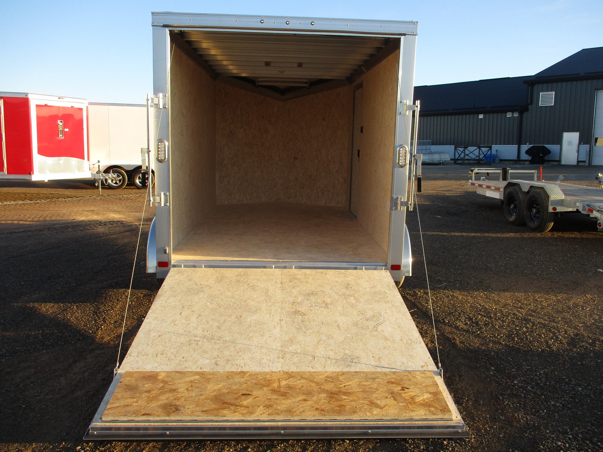 [FromInv] Aluminum Raven Cargo Trailer